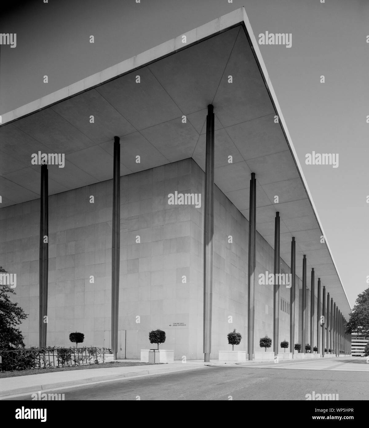 The kennedy center for the arts Black and White Stock Photos & Images ...