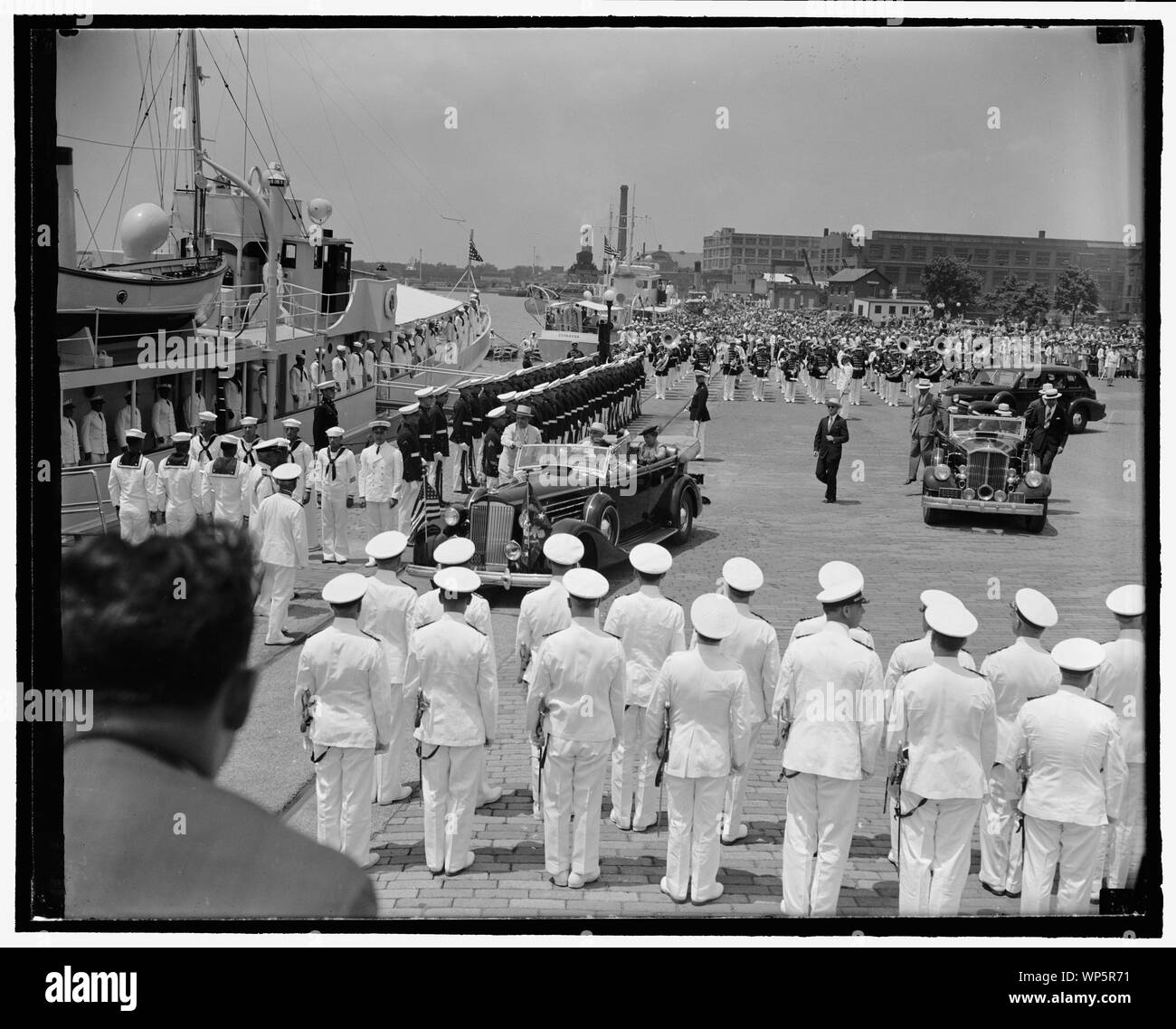 Family britain Black and White Stock Photos & Images - Alamy