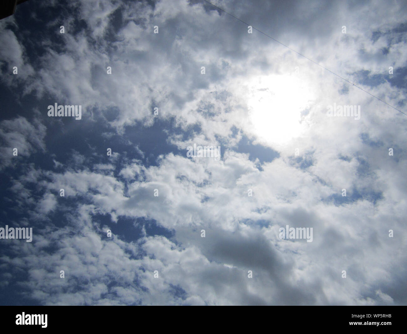 Skylight cloud hi-res stock photography and images - Alamy