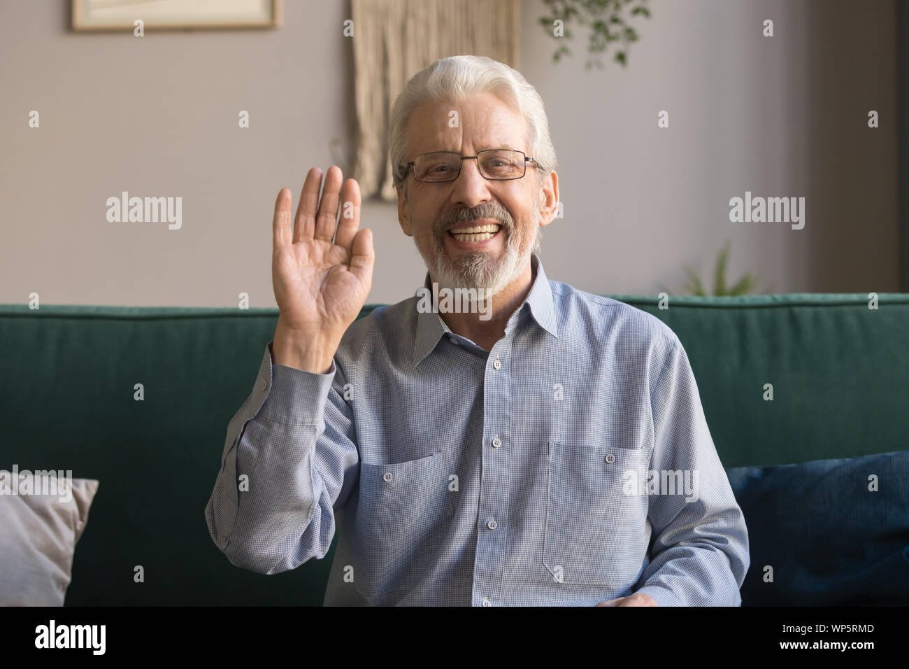 Wave at camera hi-res stock photography and images - Alamy