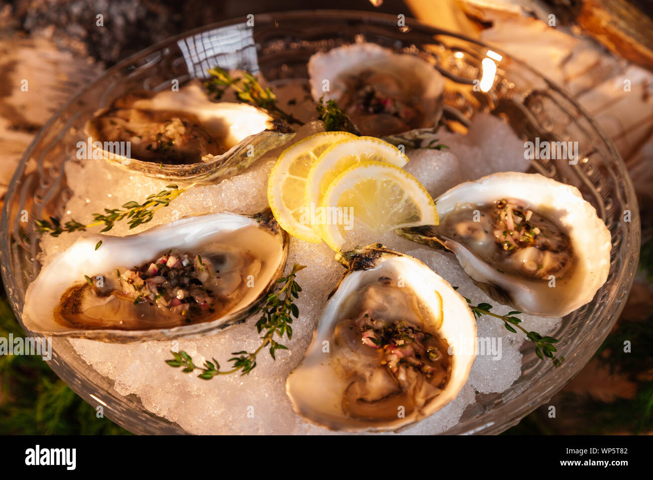 Oysters on the half shell hi-res stock photography and images - Alamy