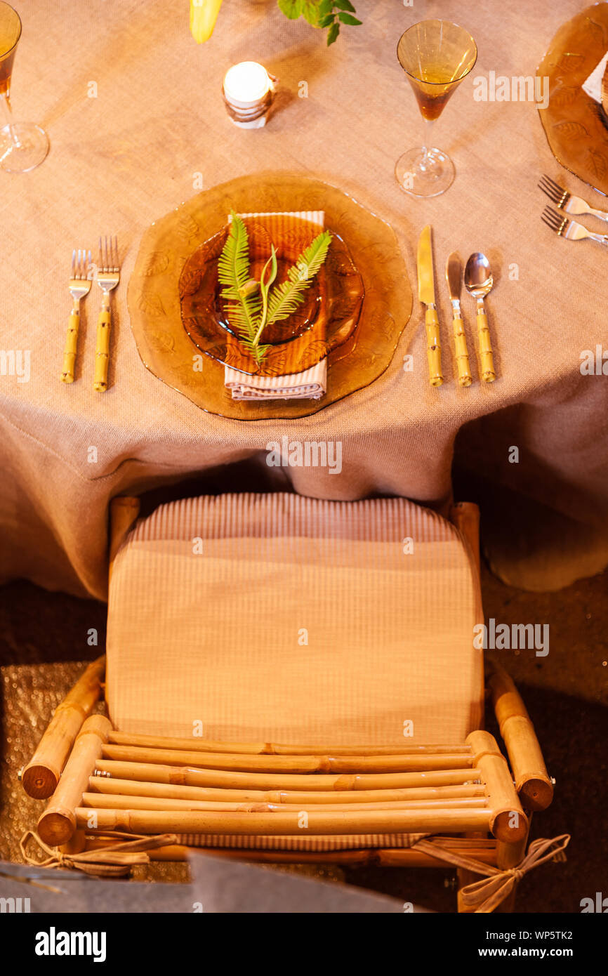 Table setting at a high end wedding Stock Photo - Alamy