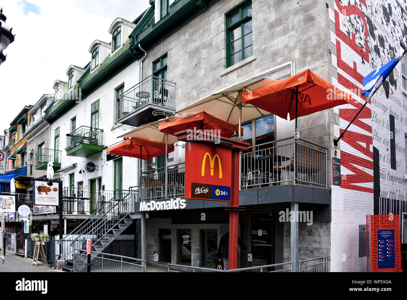 Montreal french quarter hi-res stock photography and images - Alamy