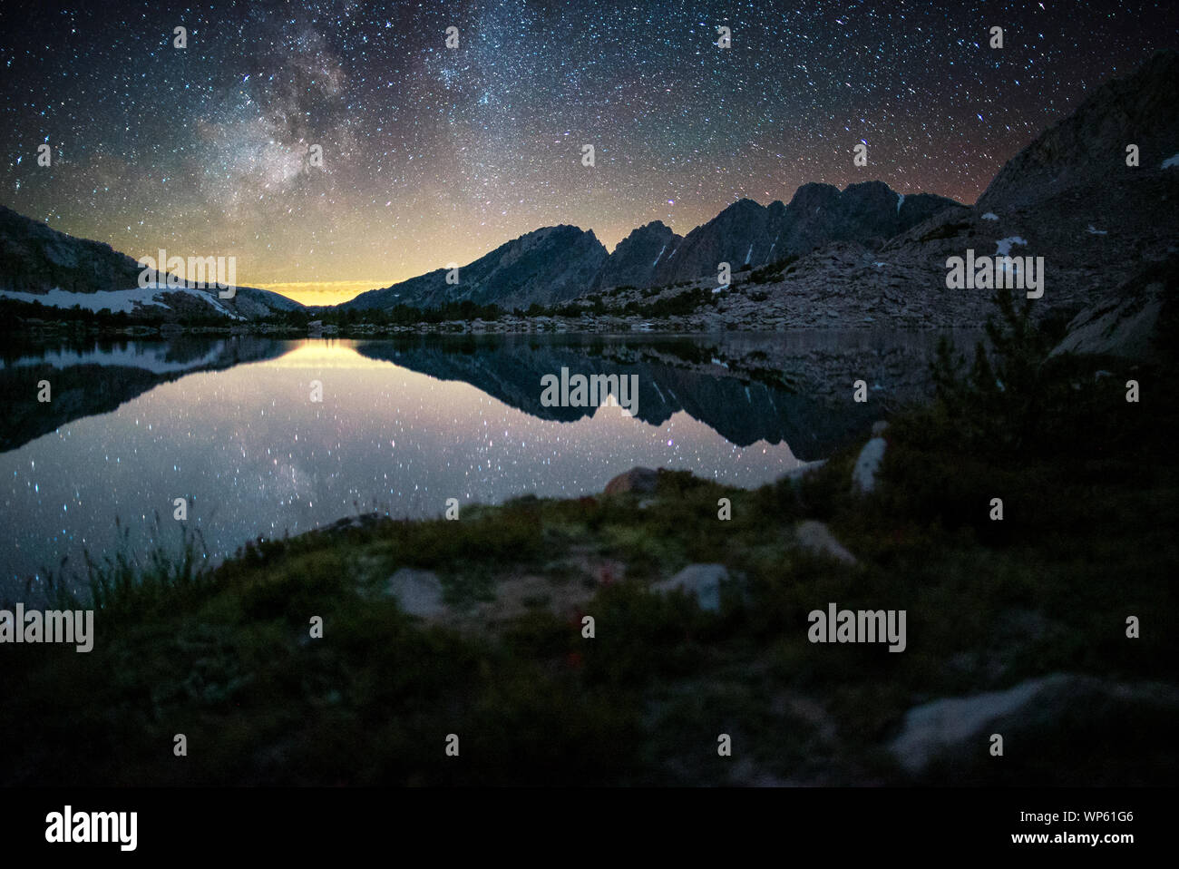 Night sky and landscape hi-res stock photography and images - Alamy