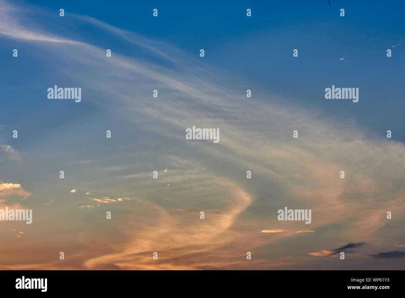 Photo set of clouds in the morning, at sunrise And changing the color ...