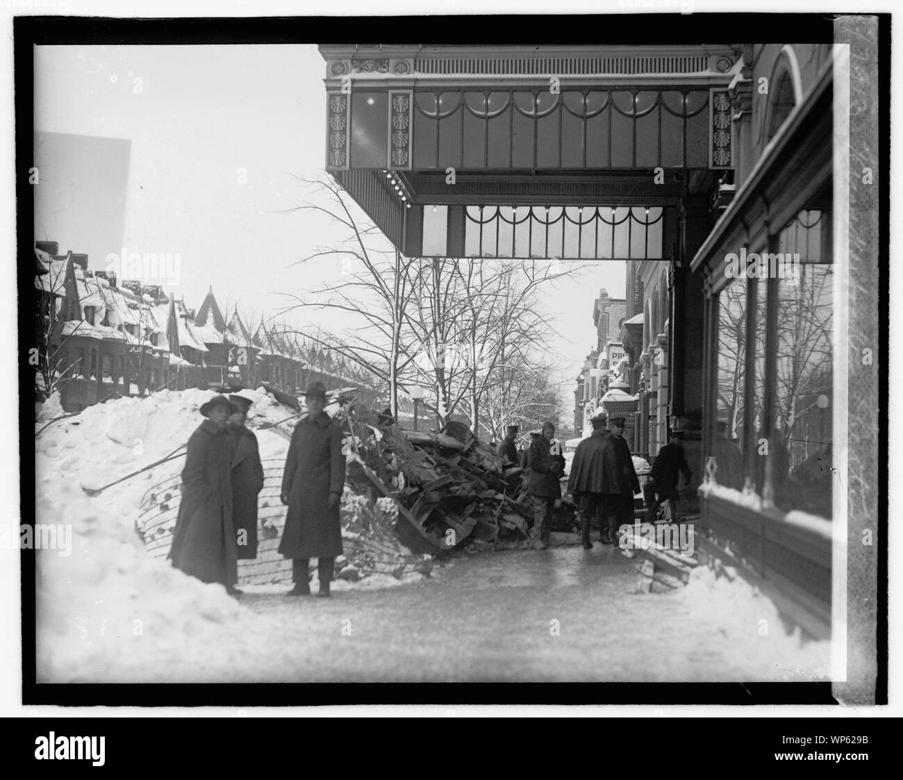 Knickerbocker Black and White Stock Photos & Images - Alamy