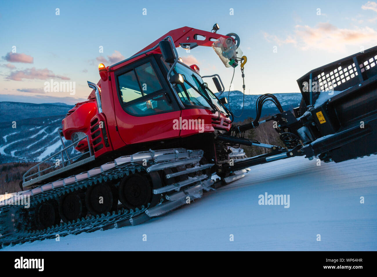 Snowcat grooming Spruce Peak, Stowe, Vermont, USA Stock Photo - Alamy