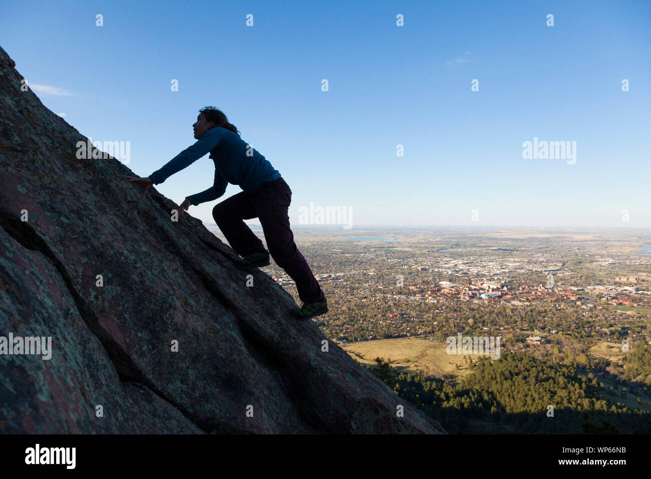 Mylène Jacquemart scrambles Freeway (5.0) on the Second Flatiron above ...