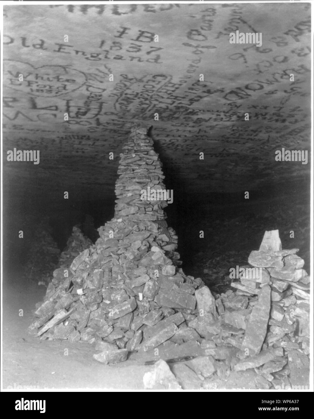 Ky. - Mammoth Cave: Kinhicky's Cairn (stalagmite Stock Photo - Alamy