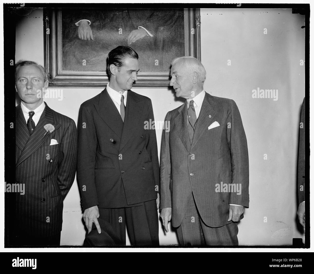 R hull Black and White Stock Photos & Images - Alamy