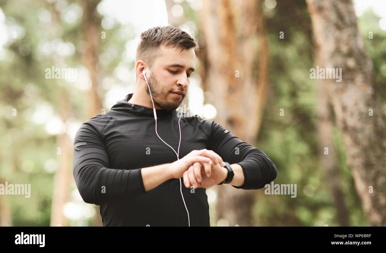 Athletic performance monitor hi-res stock photography and images - Alamy