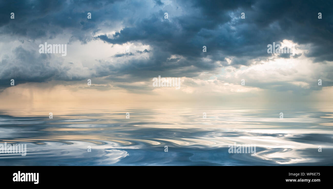 Beautiful blue ocean sun hi-res stock photography and images - Alamy