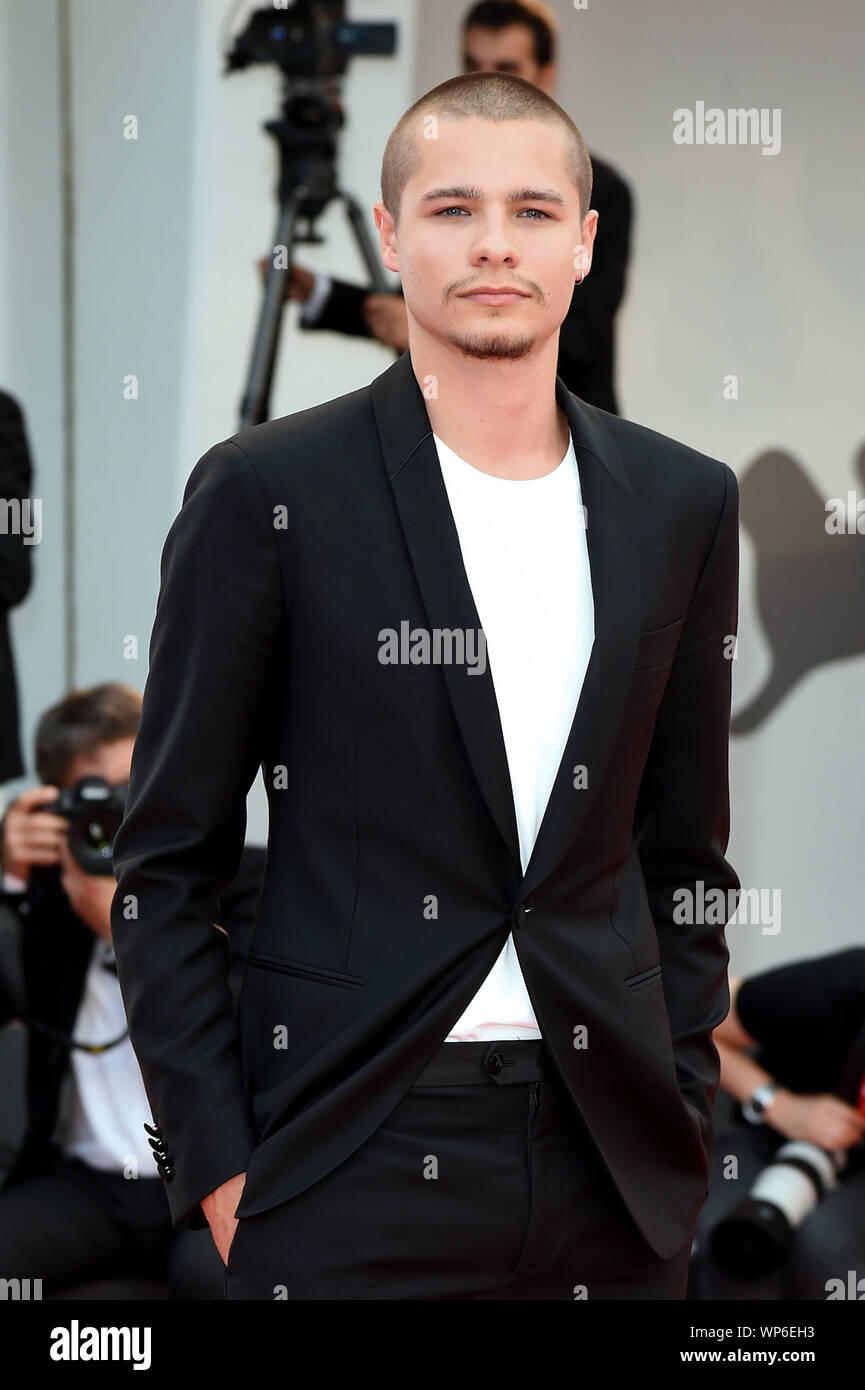 Toby wallace hi-res stock photography and images - Alamy