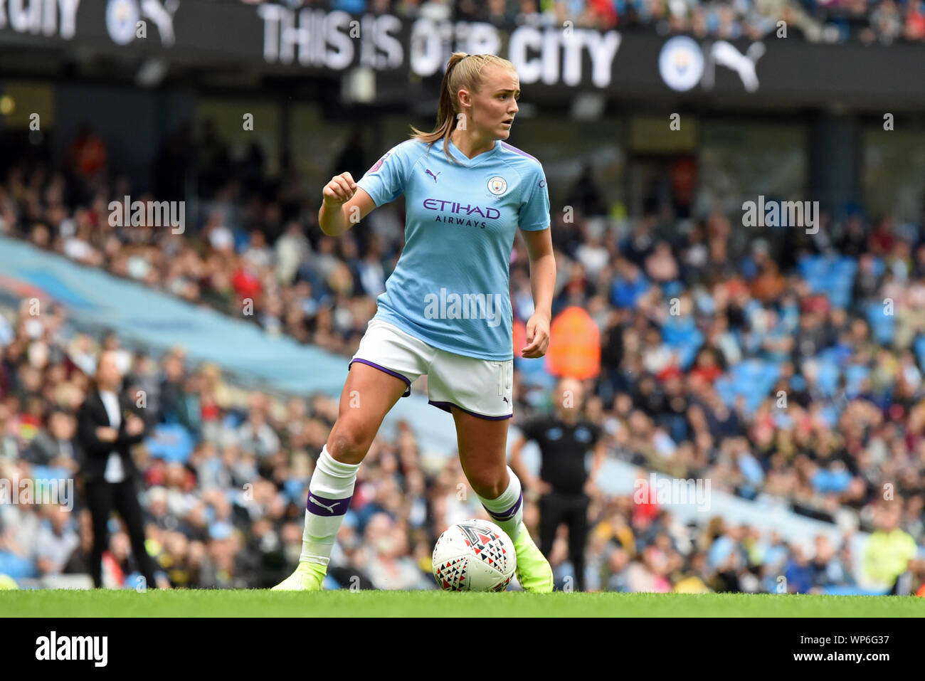 Manchester city women etihad hi-res stock photography and images - Alamy