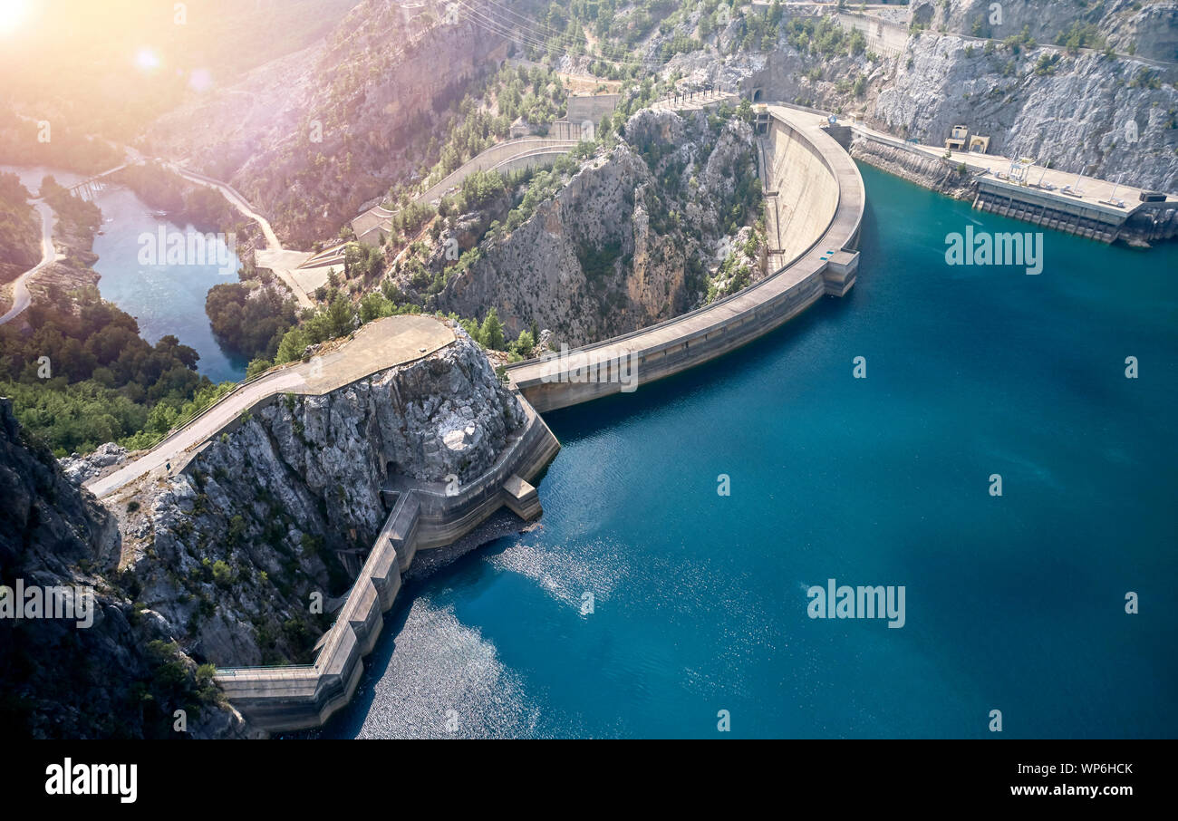 Aerial view big river dam hi-res stock photography and images - Alamy