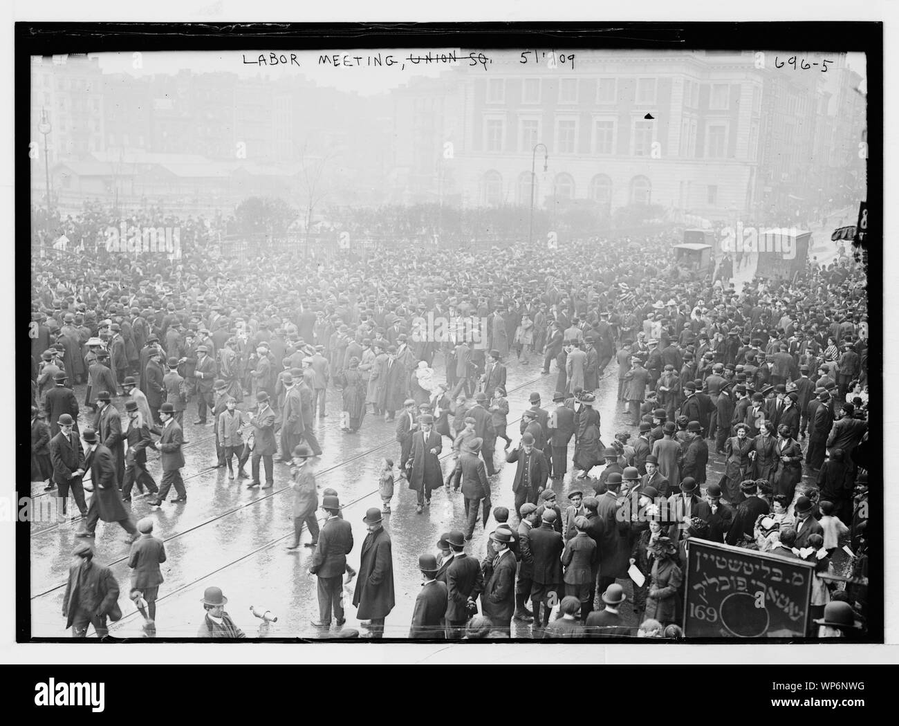 Labor Day crowd meeting in Union Square, in rain, New York Stock Photo ...
