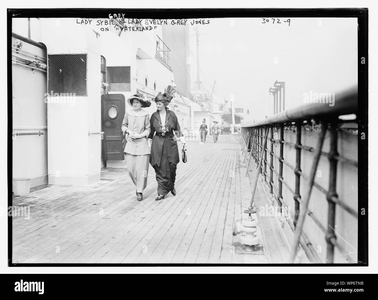 Lady sybil hi-res stock photography and images - Alamy