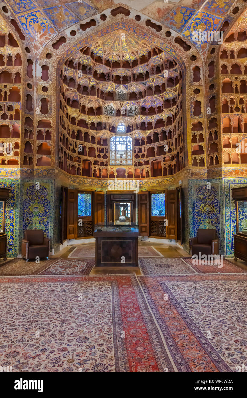 Chini hi-res stock photography and images - Alamy