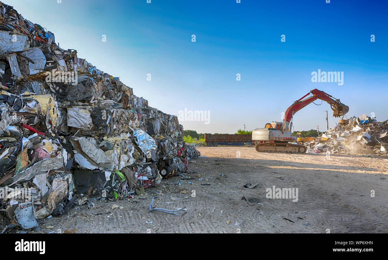 Junk yard, industrial metal recycling, waste separation Stock Photo - Alamy