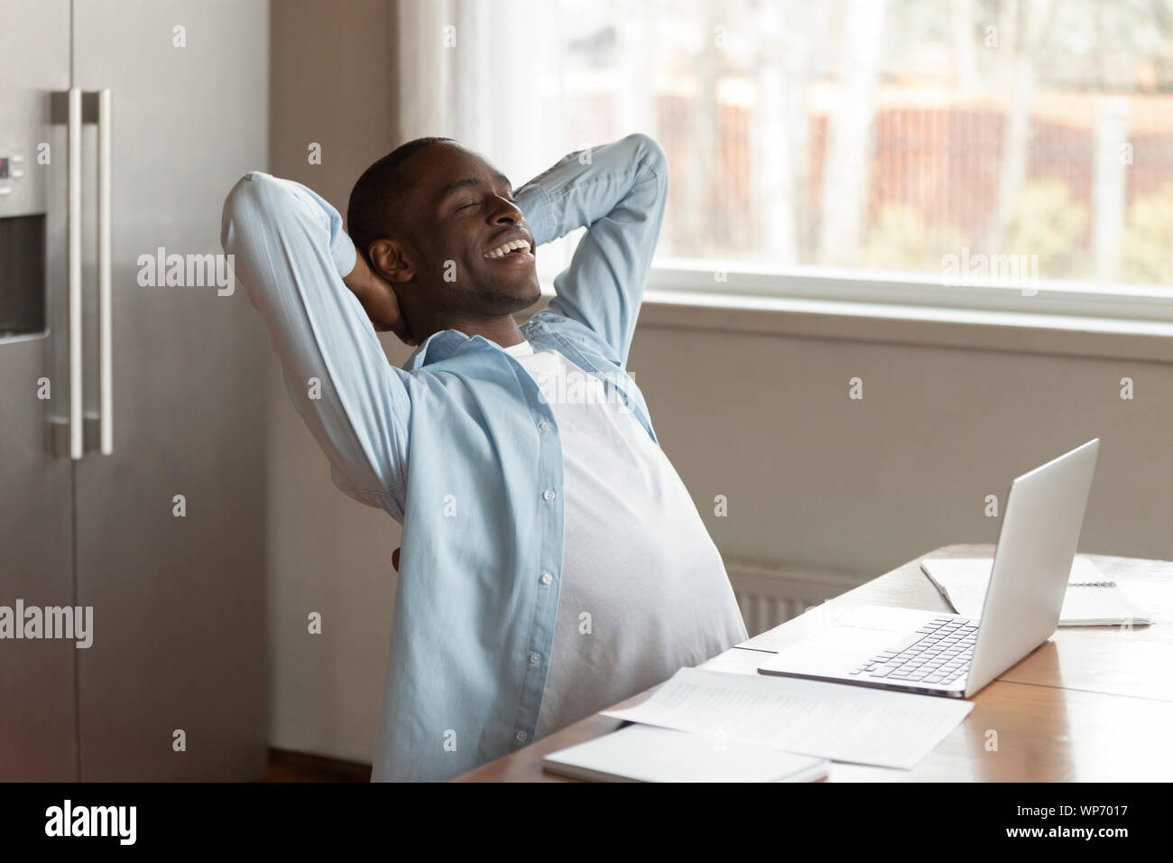 Lean back hi-res stock photography and images - Alamy