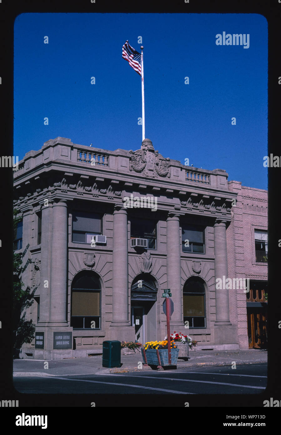 Land title building hi-res stock photography and images - Alamy