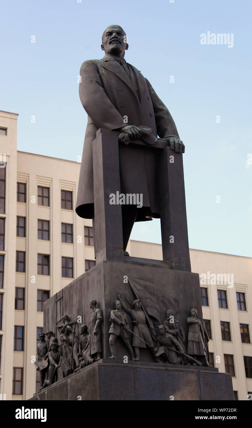 Statue of Lenin at Independence Square in Minsk Stock Photo - Alamy