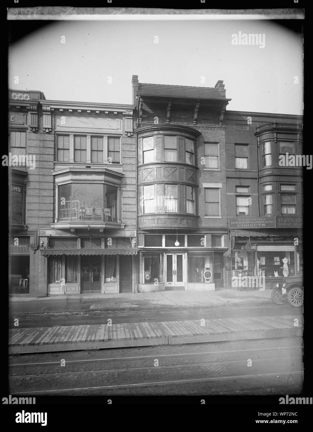 Lanza Black and White Stock Photos & Images - Alamy