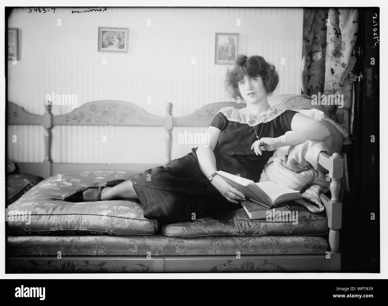 Lying sofa Black and White Stock Photos & Images - Alamy