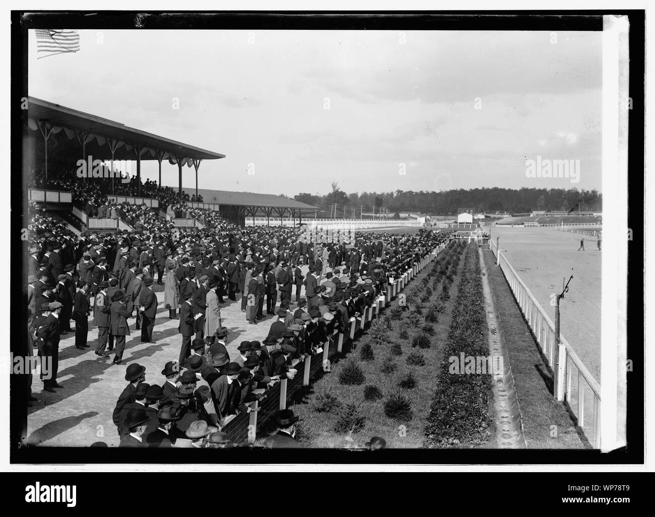 Laurel race track hi-res stock photography and images - Alamy