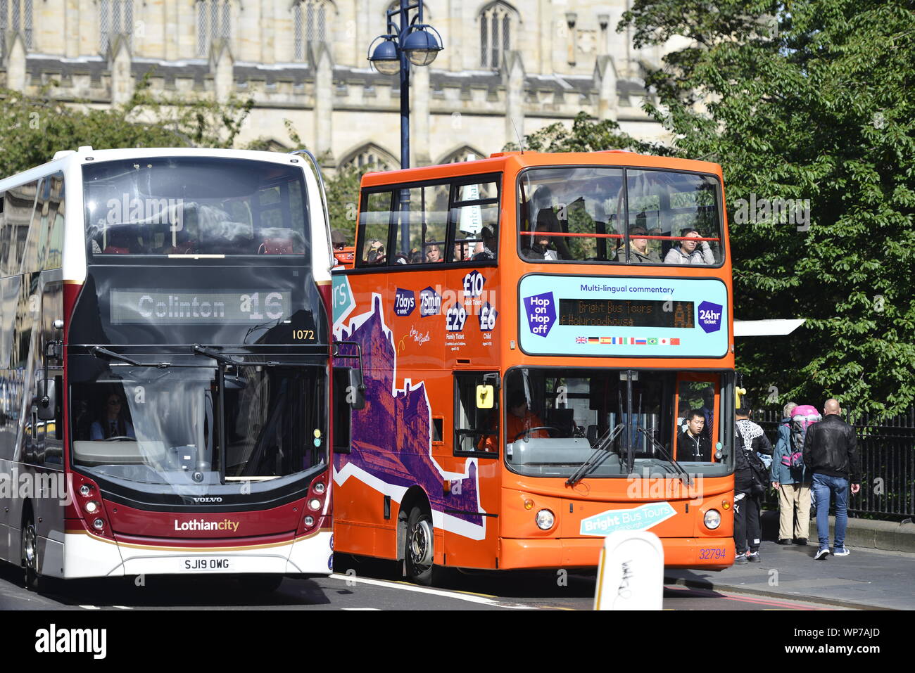 Life in Edinburgh the capital of scotland Stock Photo - Alamy