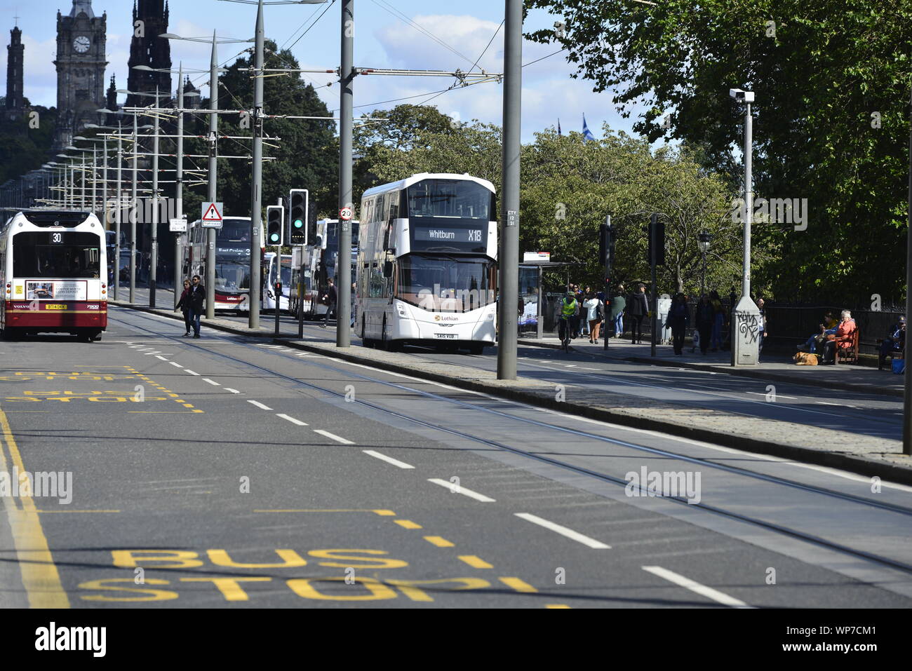 Life in Edinburgh the capital of scotland Stock Photo - Alamy