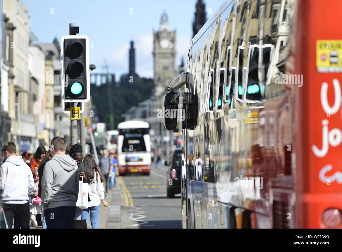 Life in Edinburgh the capital of scotland Stock Photo - Alamy