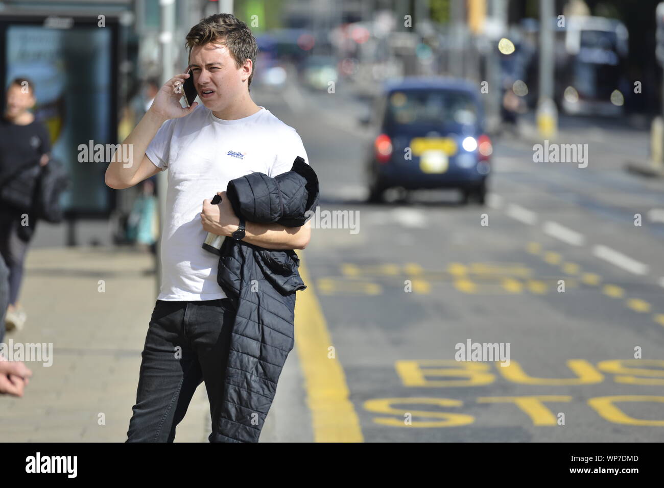 Life in Edinburgh the capital of scotland Stock Photo - Alamy