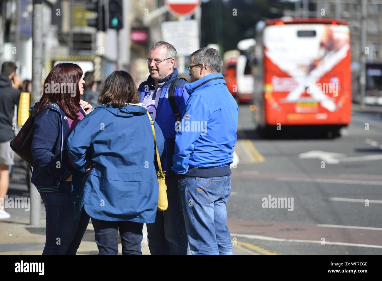 Life in Edinburgh the capital of scotland Stock Photo - Alamy