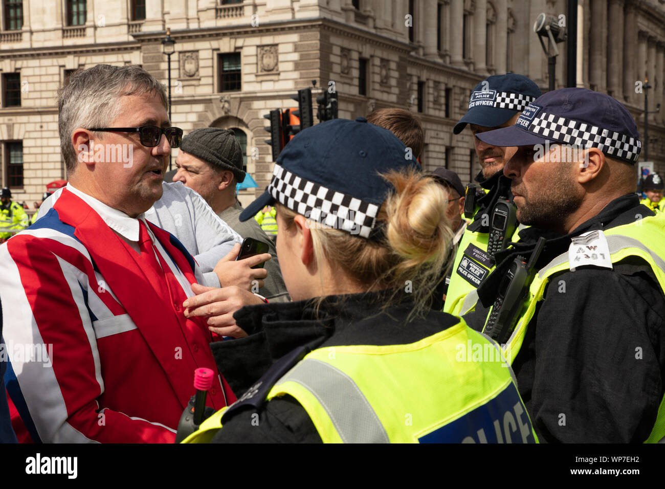 Police discuss protesters hi-res stock photography and images - Alamy