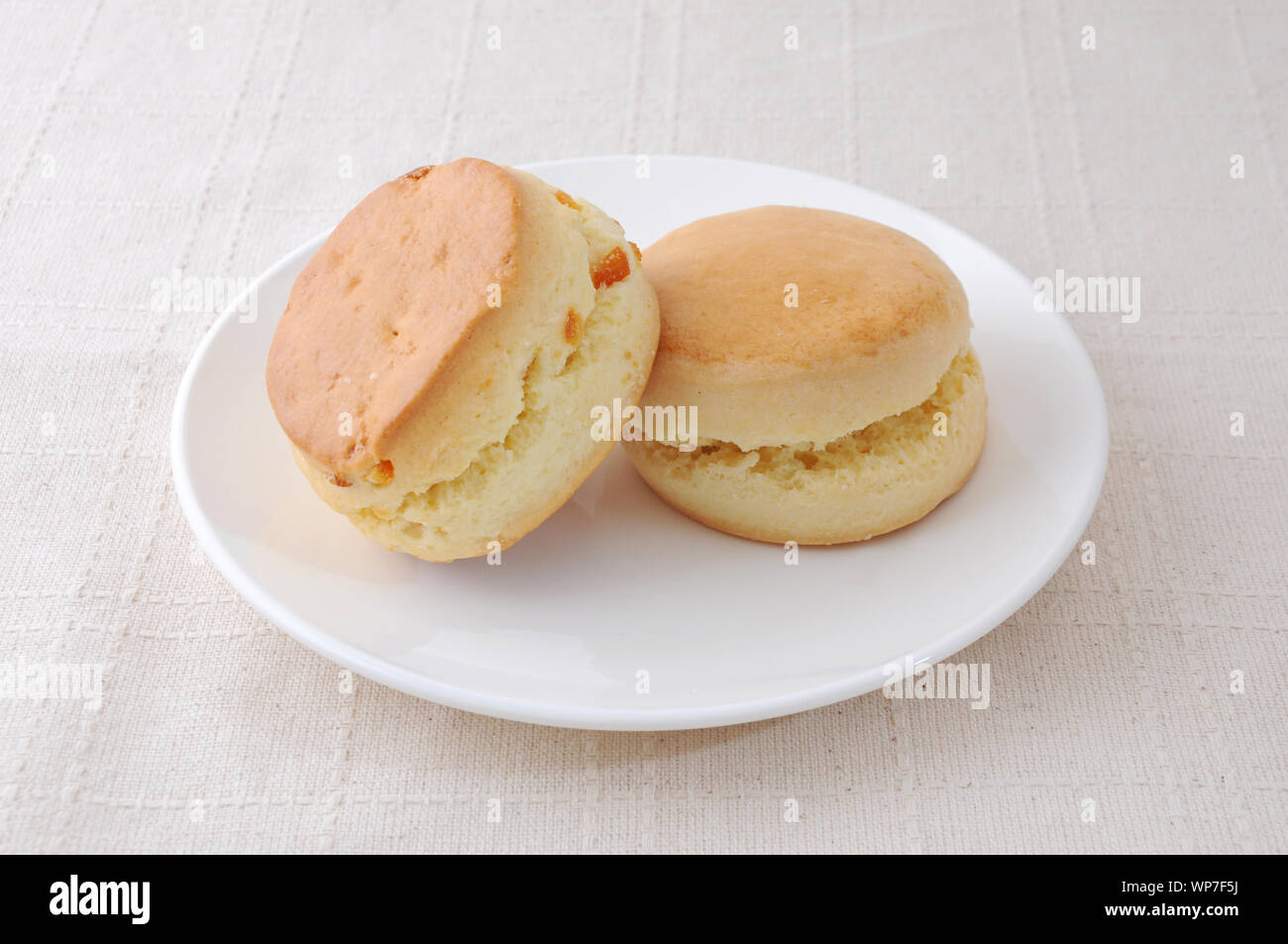 Plain scone hi-res stock photography and images - Alamy