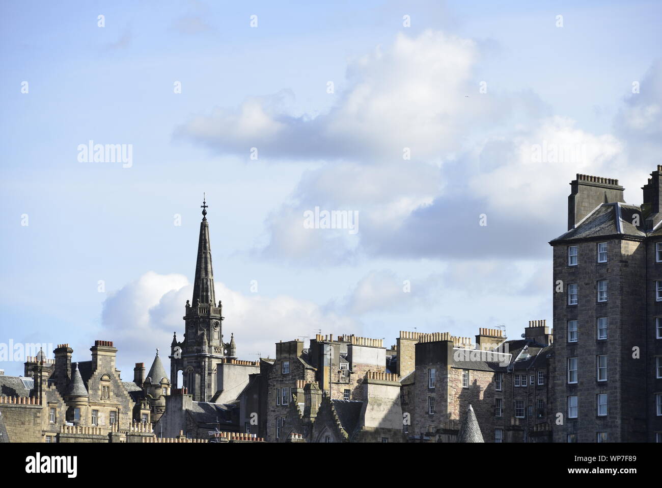 Life in Edinburgh the capital of scotland Stock Photo - Alamy