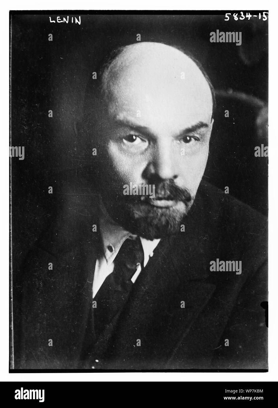 1917 lenin hi-res stock photography and images - Alamy