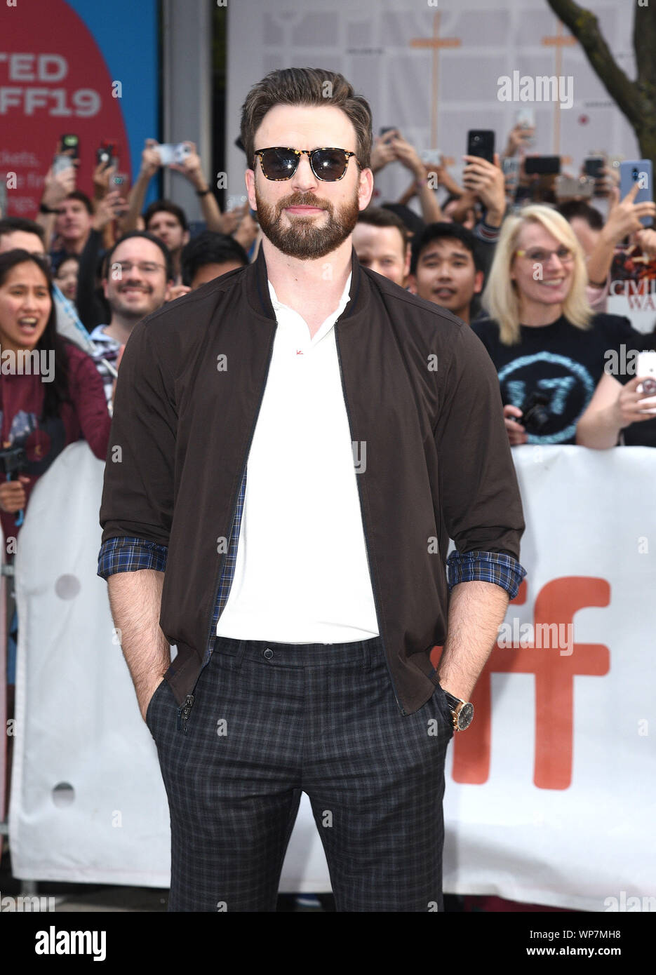 TORONTO, ONTARIO - SEPTEMBER 07: Chris Evans attends the "Knives Out ...