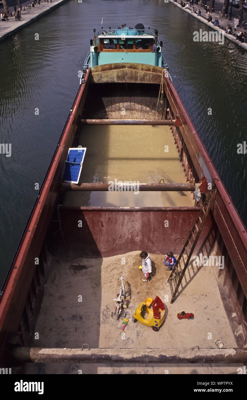 Paris, Canal St Martin - Paris, St Martin Channel Stock Photo - Alamy
