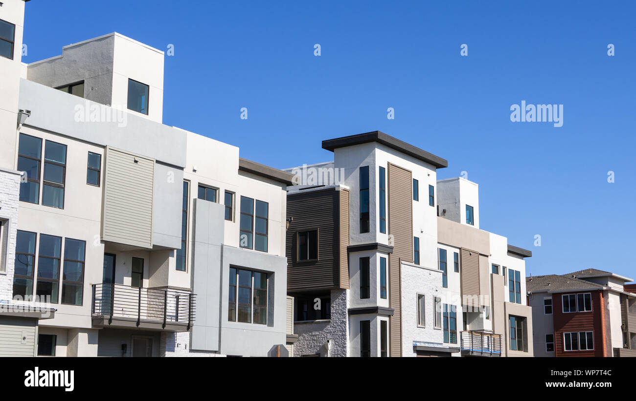 Exterior view of multifamily residential building; San Jose, San ...