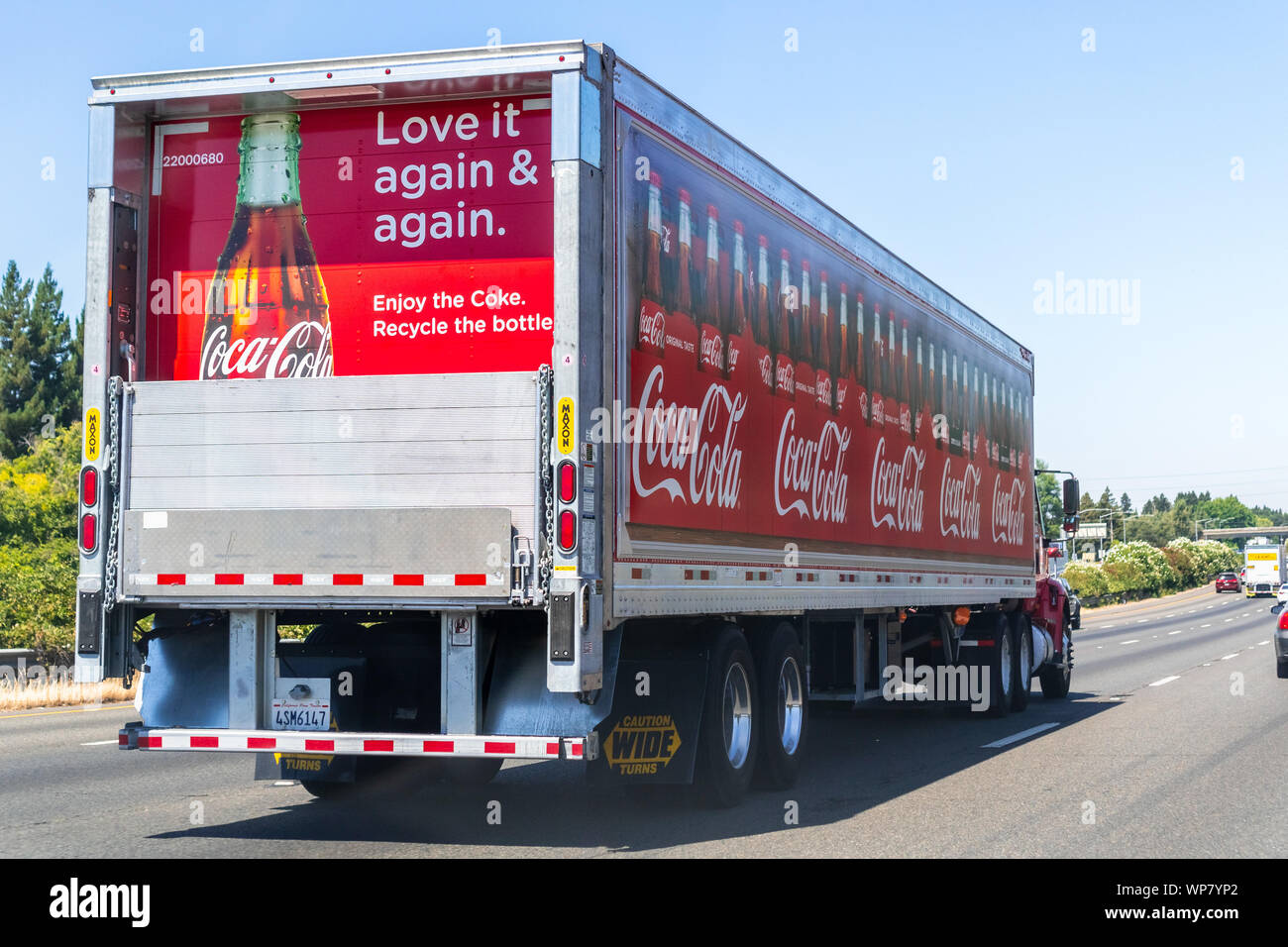 Coca cola truck lorry usa hi-res stock photography and images - Alamy