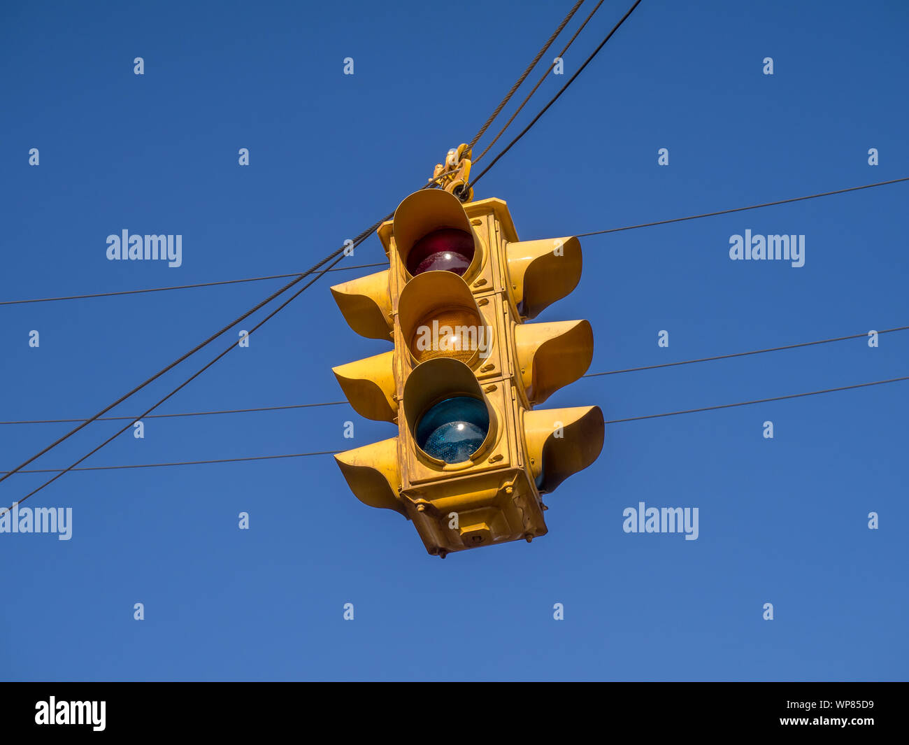 Vintage traffic lights hi-res stock photography and images - Alamy
