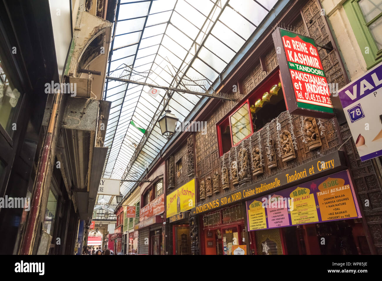 Die Passage Brady ist eine überdachte Ladenpassage aus dem 19 ...