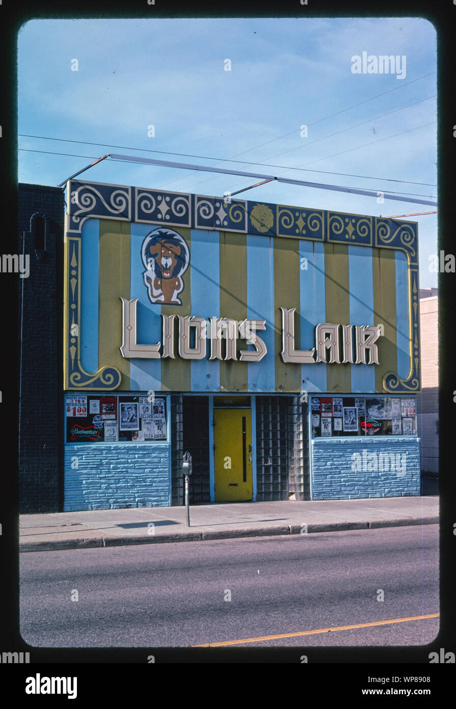 Lions lair bar hi-res stock photography and images - Alamy