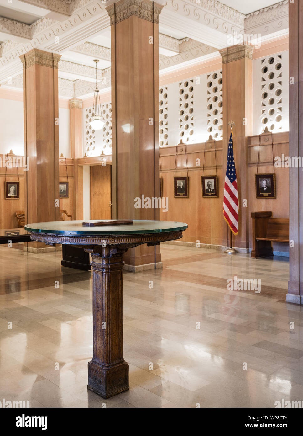 Lobby. U.S. Post Office and Courthouse, Tyler, Texas Stock Photo - Alamy