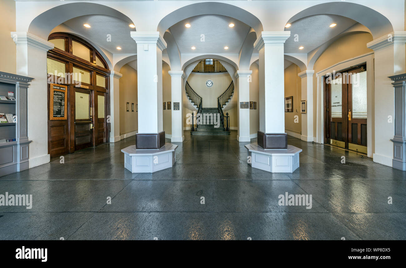 Savannah historic steps hi-res stock photography and images - Alamy