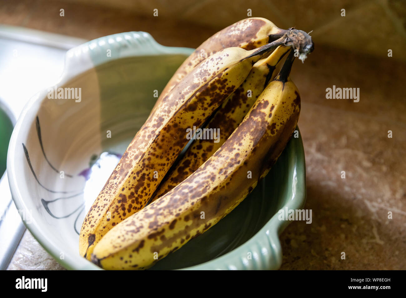 Rotten bananas hi-res stock photography and images - Alamy