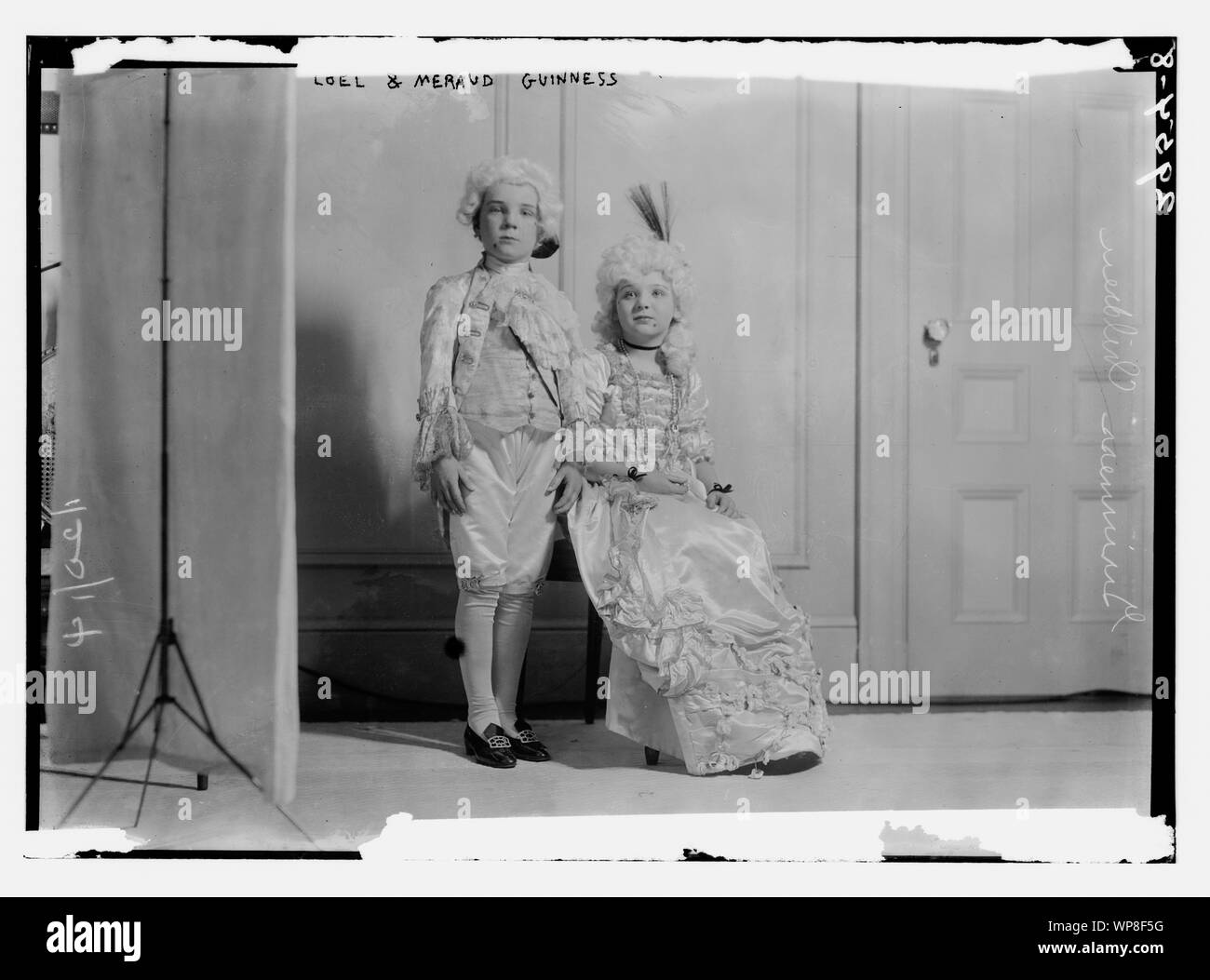 Guinness family portrait hi-res stock photography and images - Alamy