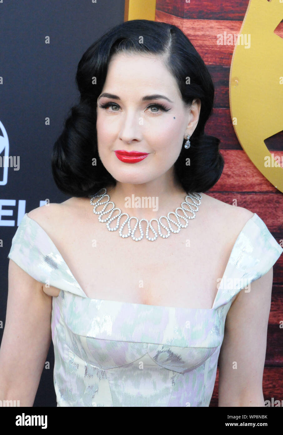 Burlesque model dita von teese hi-res stock photography and images - Alamy